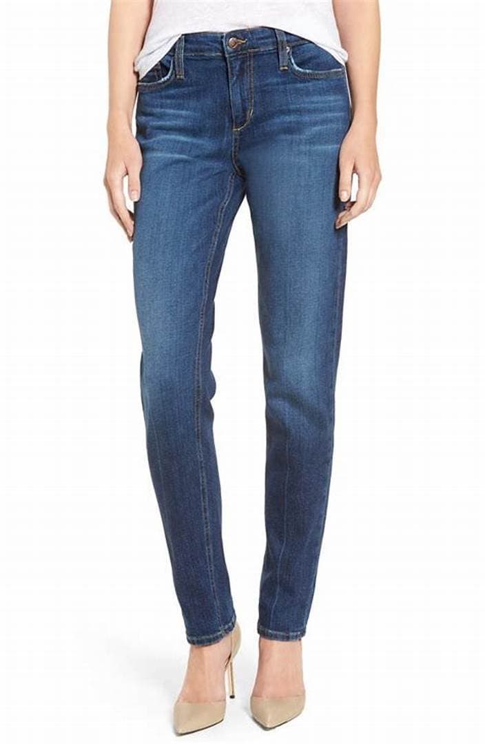 Denim MANIA: the Hottest Jeans Trends of 2024 among Wide-Legs, Flares ...